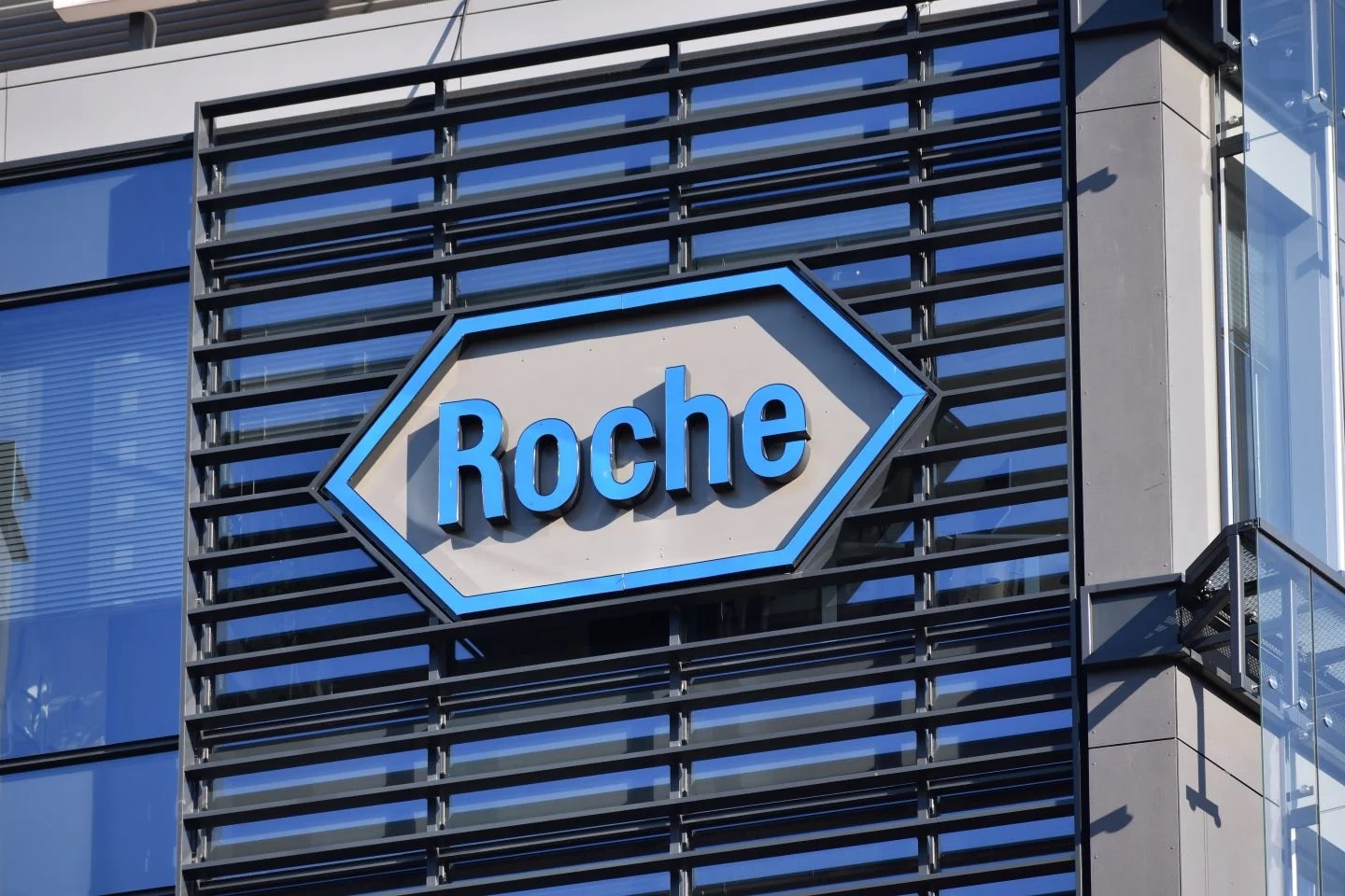 Roche firma acordo histórico de US$ 5,3 bi para desenvolver novo ...